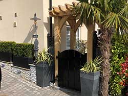 Solid Oak Garden Arches - Oak Timber Structures